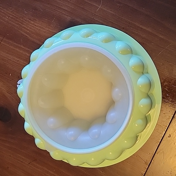 Tupperware | Kitchen | Tupperware Jello Ringmoldpistachio Greenlike ...